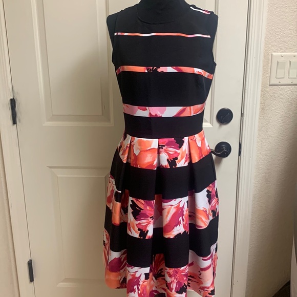 Established 1952 | Dresses | Established 952 Sleeveless Dress With ...